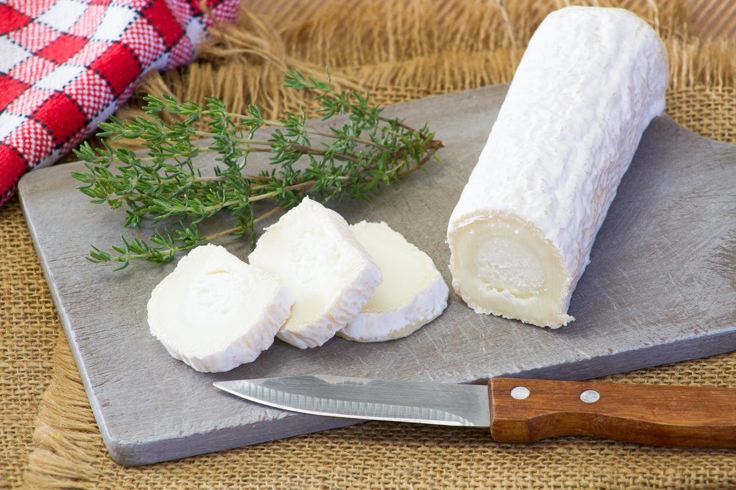 GOATS LOG - 1KG – The Trent Cheese Company
